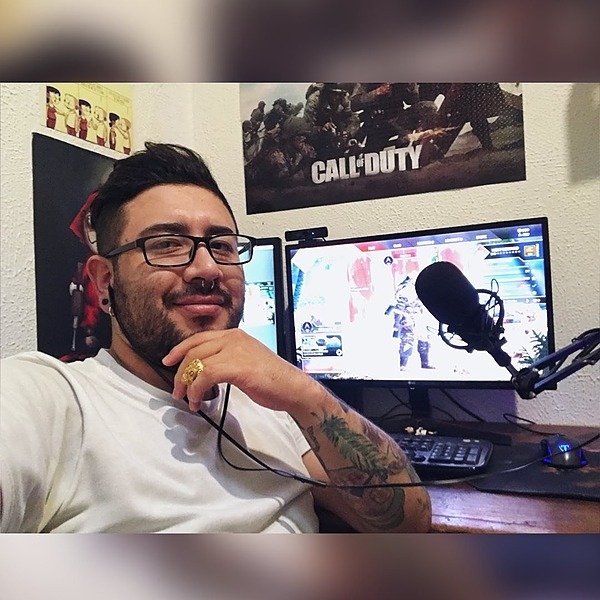 Esteban/Bagthera | Twitter, Instagram, Twitch | Linktree