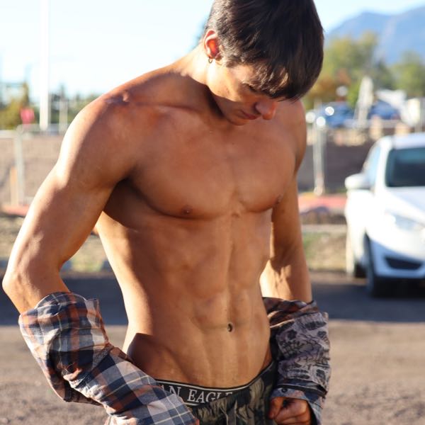 Zeke Adkins | Twitter, Instagram, TikTok | Linktree