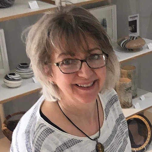 Sarah Russell - Artist | Instagram, Facebook | Linktree