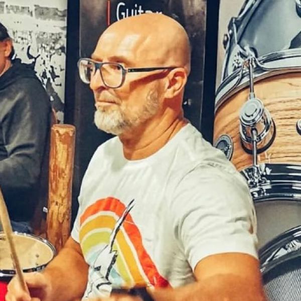 Mike Dolbear | Twitter, Instagram, Facebook, TikTok | Linktree