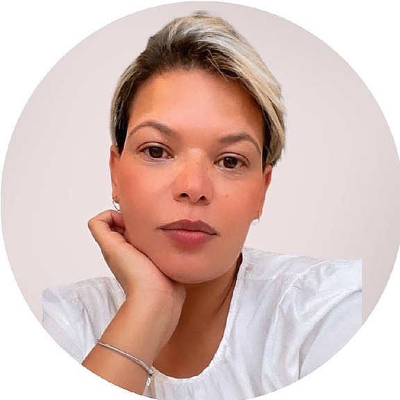 ADRIANA PATEZ | Instagram | Linktree