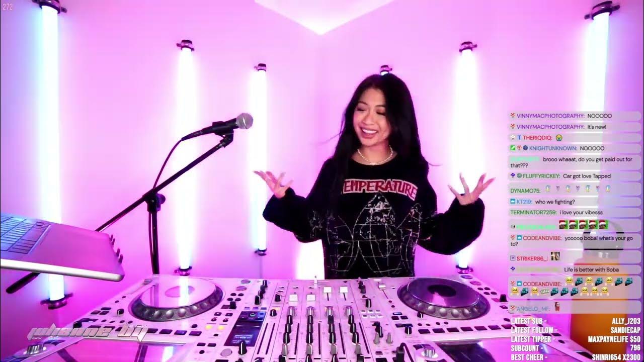 julienneby | Twitter, Instagram, TikTok, Twitch | Linktree