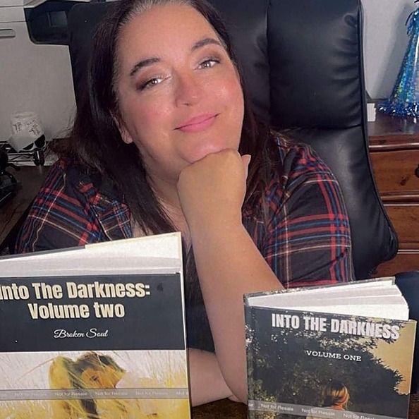 Author Bobbie Murphy | Instagram, Facebook, TikTok | Linktree