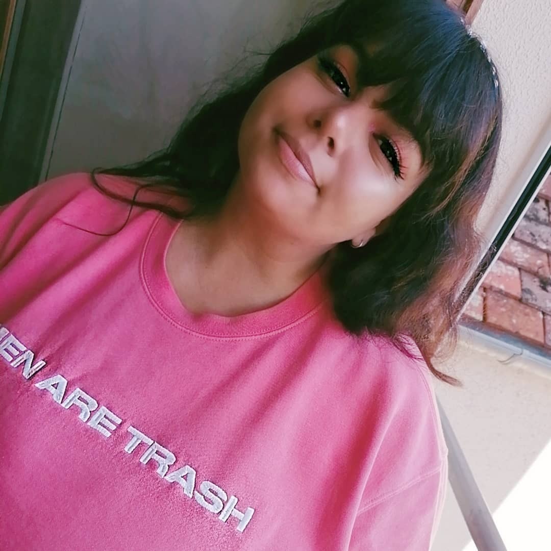 Célia | Twitter, TikTok | Linktree