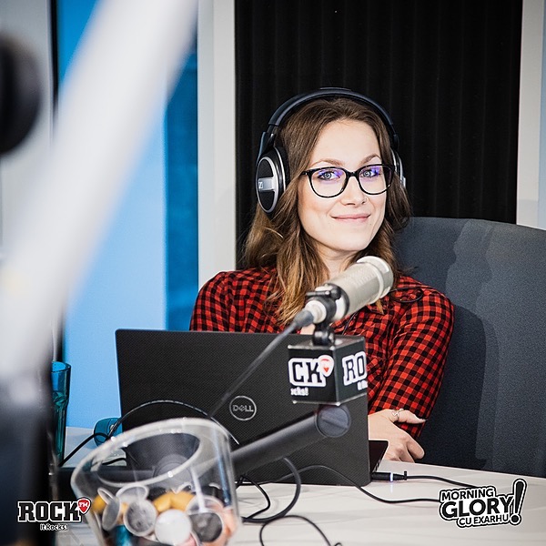 Laura Popa - Listen on Spotify - Linktree