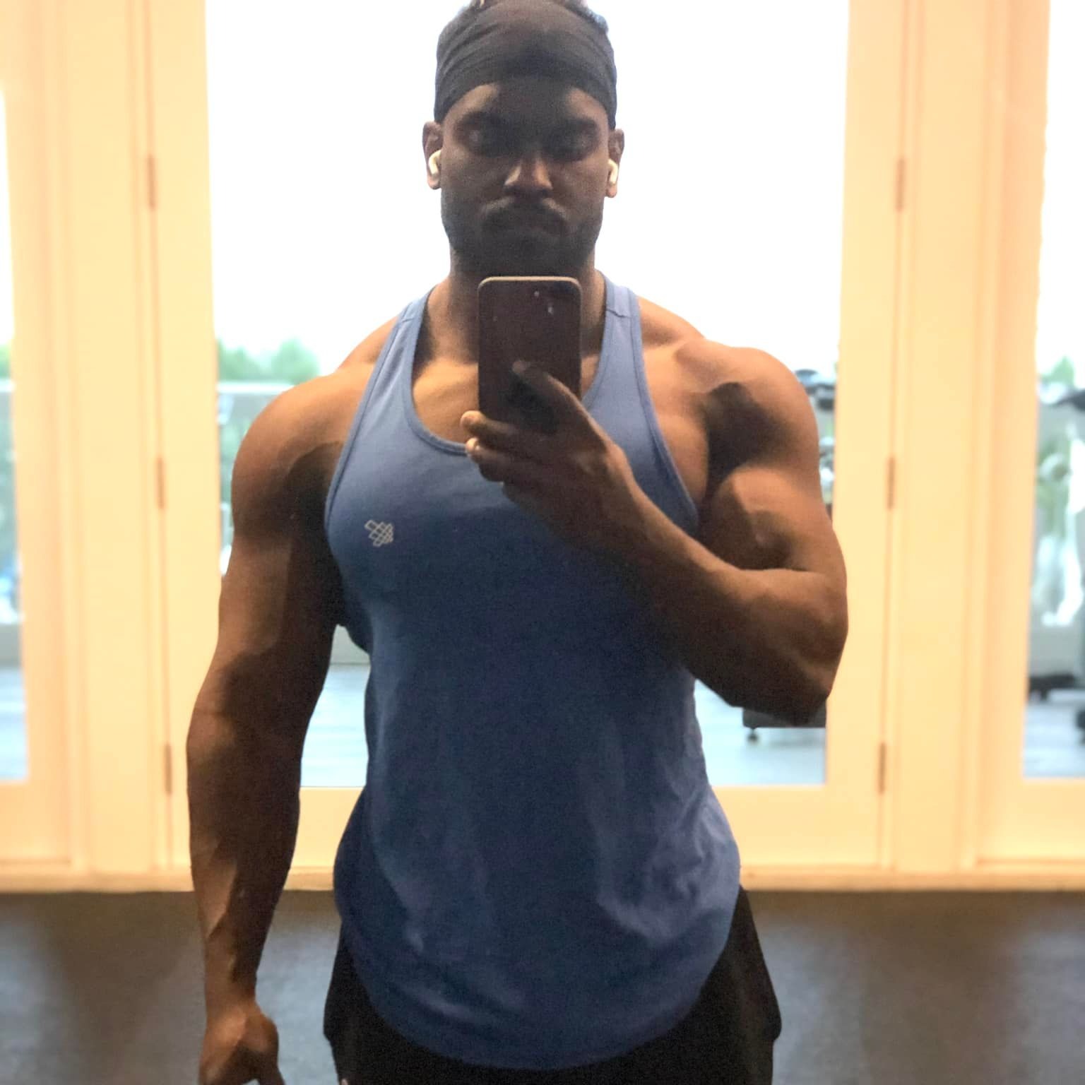 Aaron | Twitter, Instagram, Facebook, TikTok | Linktree