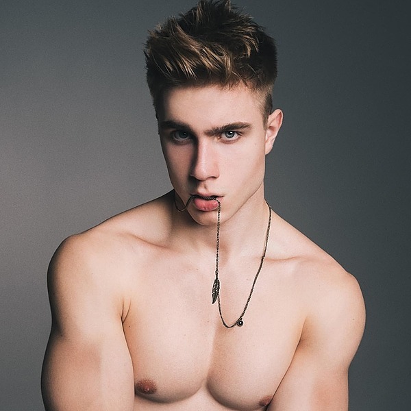 @Aaron.caela | Linktree