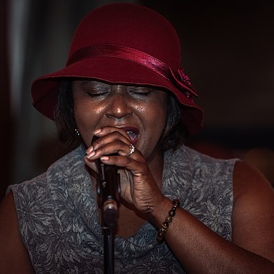 Jazzy soul singer from Detroit | Instagram | Linktree