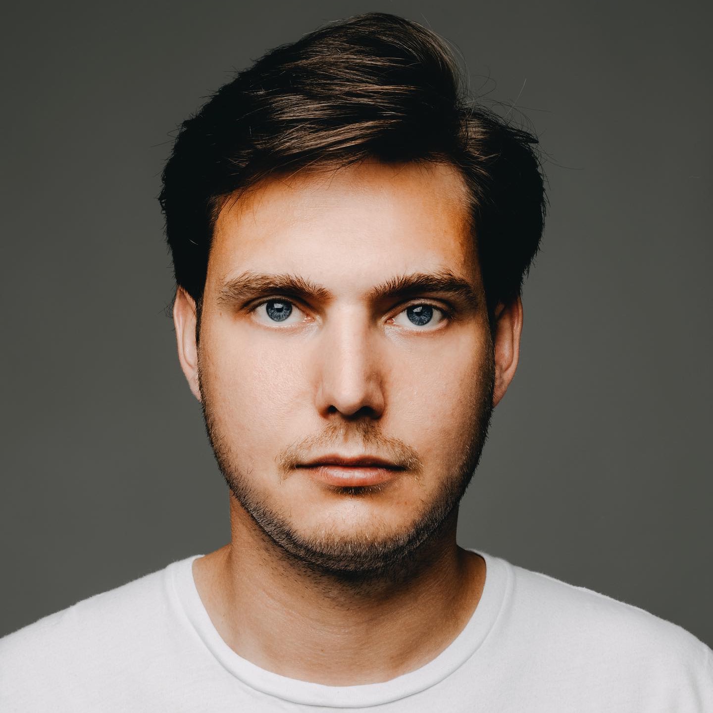 Mathieu Moës | Instagram, YouTube, Spotify, Facebook | Linktree