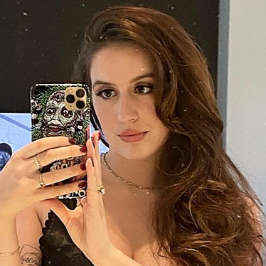 lauracruse | Instagram, TikTok | Linktree