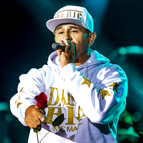 MCMAGIC | Twitter, Instagram, Facebook, TikTok, Twitch | Linktree