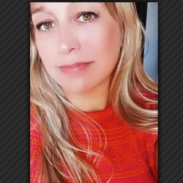 Flora Gelencser | Twitter, Instagram, TikTok | Linktree