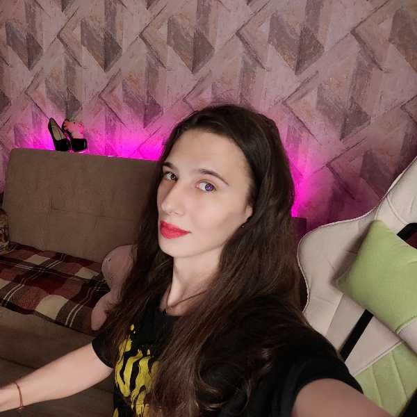 Hi i am Nika, devil toy😊 | Twitter, Instagram, Twitch | Linktree