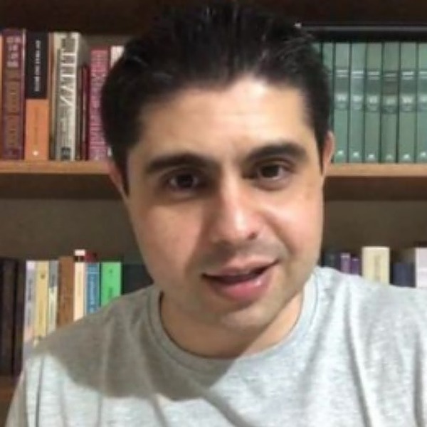 Professor Danilo Gustavo - Listen on Spotify - Linktree