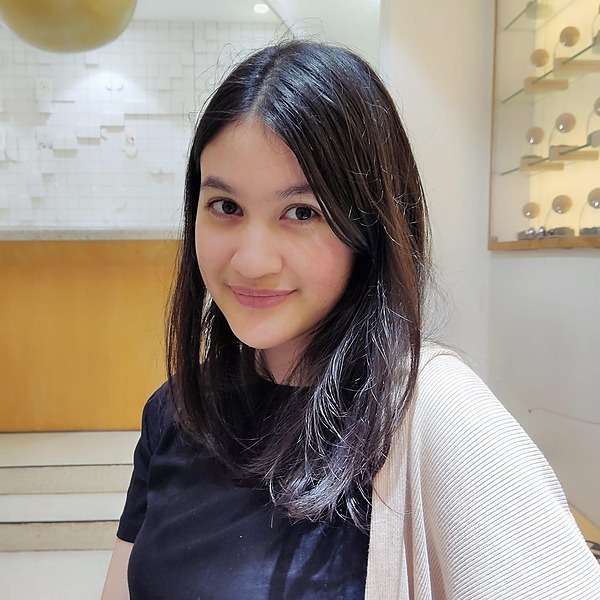 Adriani Putri | Twitter, Instagram | Linktree