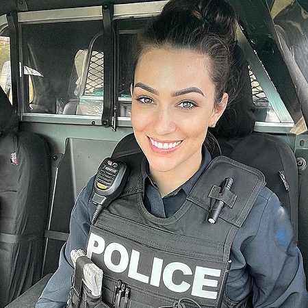 blueline_barbie | Twitter, Instagram, Facebook, TikTok | Linktree