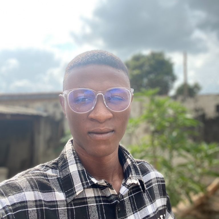 Joseph Salako {LORVENCH} | Twitter, Instagram, Facebook | Linktree