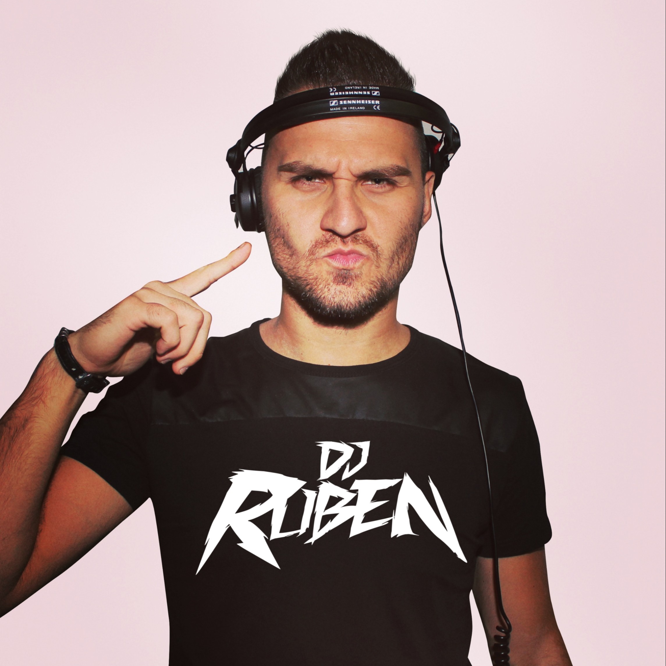 Dj Ruben | Instagram, Facebook, TikTok, Twitch | Linktree