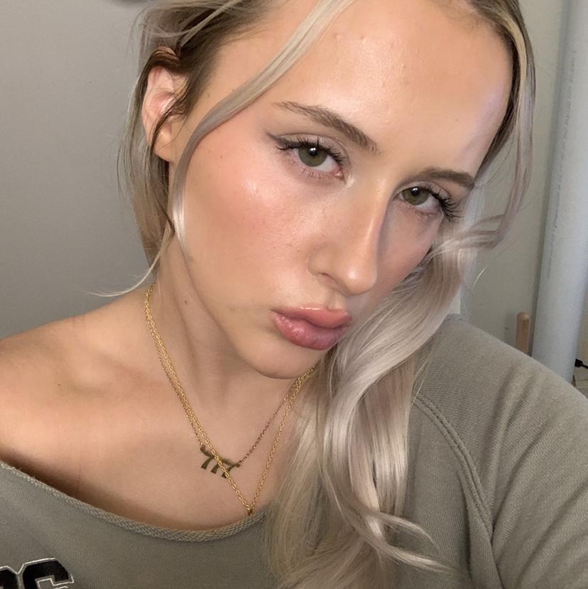 malaina 🌷💌🫂🫶🏼 | Instagram, TikTok | Linktree