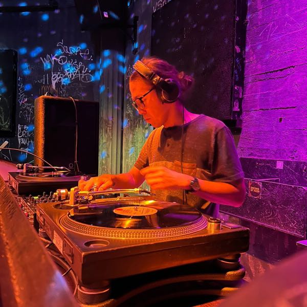 onakan_disko | Instagram | Linktree