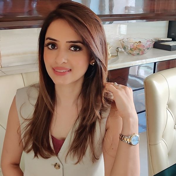 Bhakti Kapoor | Instagram | Linktree