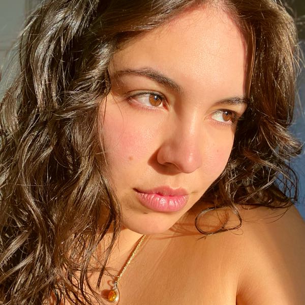 Nahela Jada Reina | Twitter, Instagram, TikTok | Linktree