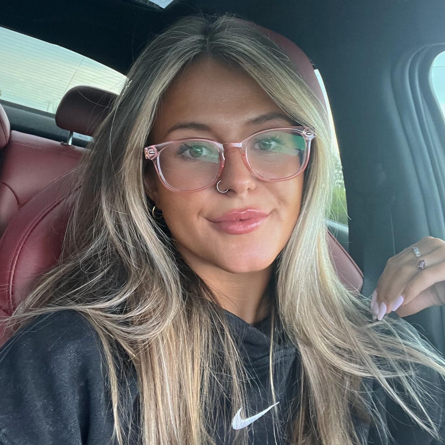 Carli Henderson | Twitter, Instagram, TikTok | Linktree