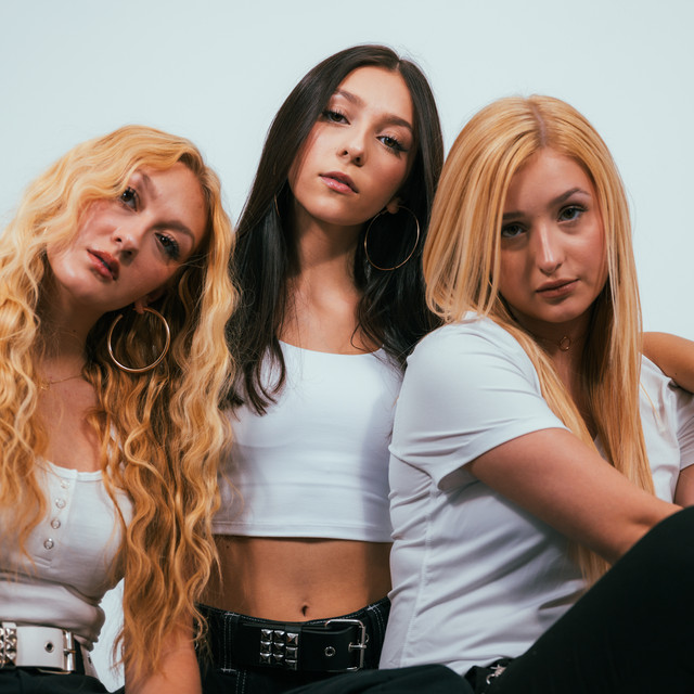 @Sorelle | Twitter, Instagram, Facebook, TikTok | Linktree