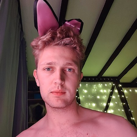 Danny Brett | Twitter, Instagram | Linktree