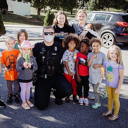 Officer_Messer | Instagram, Facebook, TikTok, Twitch | Linktree