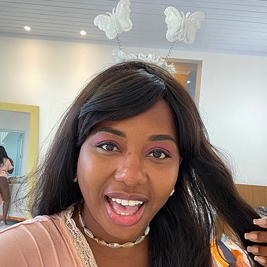 Larissa Pimenta | Twitter, Instagram, YouTube | Linktree