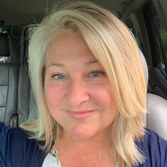 SuzanneThomas | Instagram, Facebook | Linktree