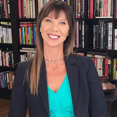 Caroline Cory | Twitter, Instagram, Facebook | Linktree