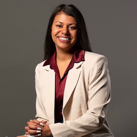 Alicia Carter, REALTOR Ⓡ | Instagram, Facebook | Linktree