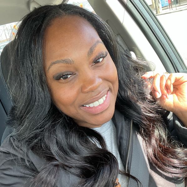 Shelly | Instagram, Facebook, TikTok | Linktree