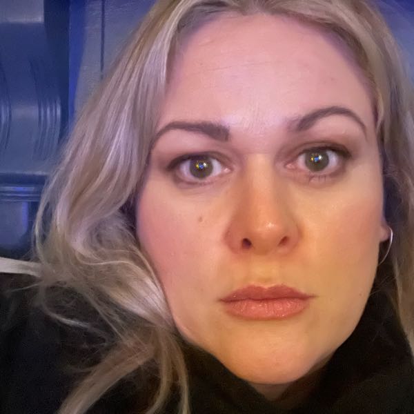 Elaine Feeney | Twitter | Linktree