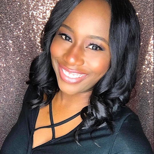 Moni | Instagram, TikTok | Linktree