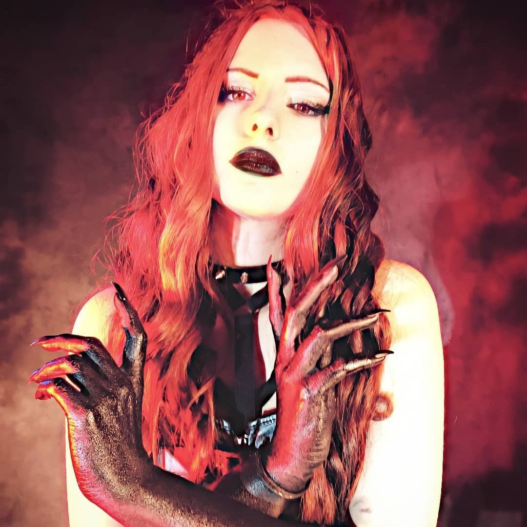 @blood_ghost | Twitter, Instagram, Facebook | Linktree