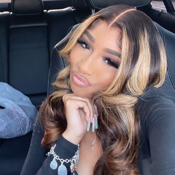 Hev | Instagram, TikTok | Linktree