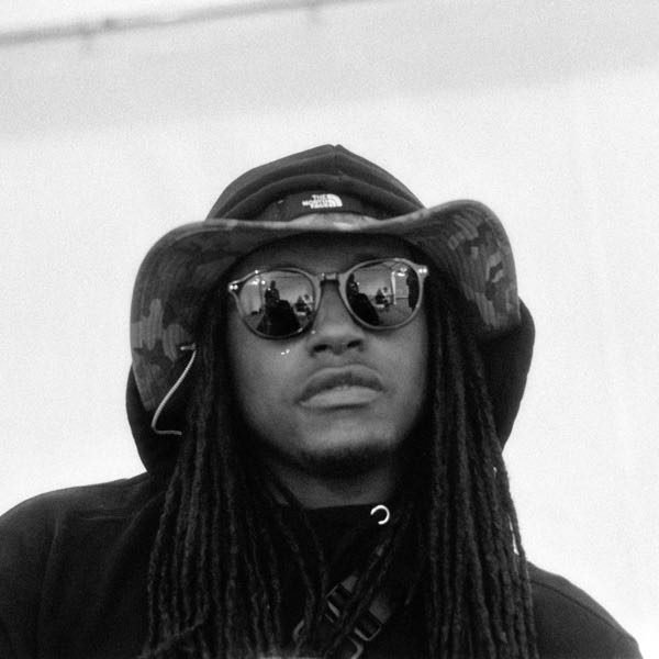 J.Chambers | Instagram, Facebook | Linktree