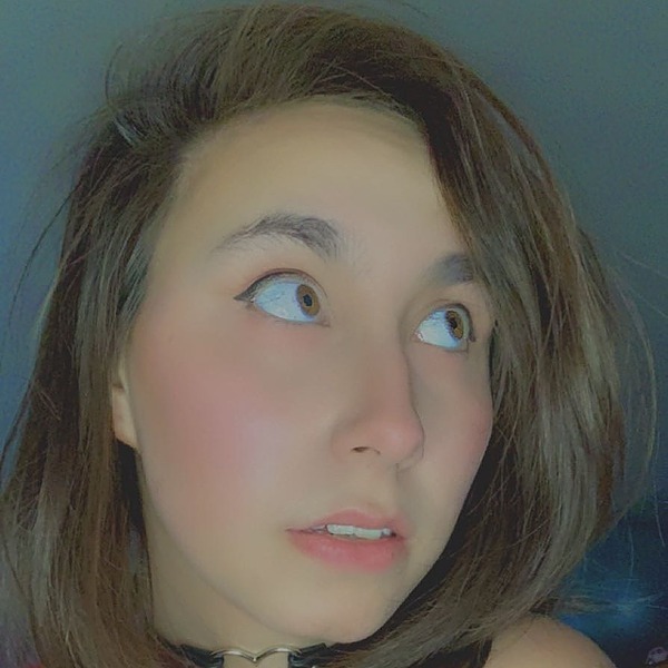 Vee | Twitter, Instagram, Facebook, TikTok, Twitch | Linktree