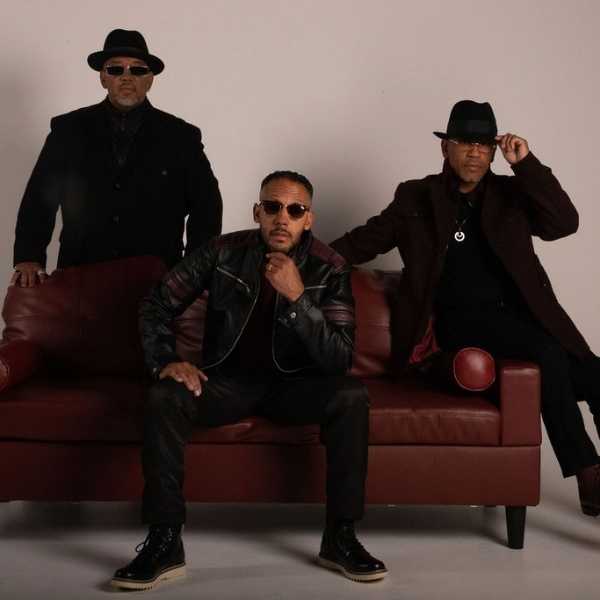 The Official 4pm | Twitter, Instagram, Facebook, TikTok | Linktree