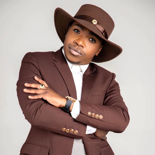 Lebo Molax | Twitter, Instagram, Facebook, TikTok | Linktree