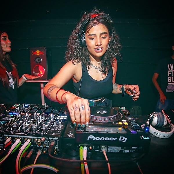 djadaaofficial | Twitter, Instagram, Facebook | Linktree