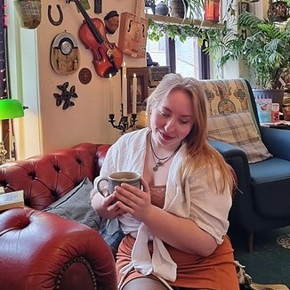 Abigail Farrant (27) | Instagram | Linktree