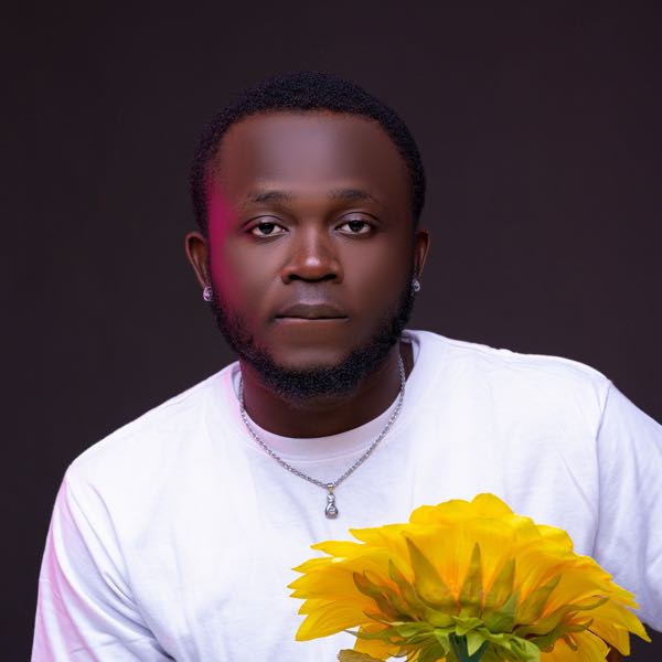 G40 | Twitter, Instagram, Facebook, TikTok | Linktree