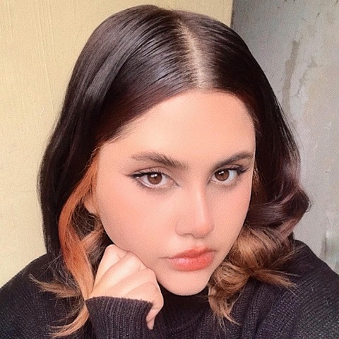 Alejandra Rojas | Twitter, Instagram, Twitch | Linktree