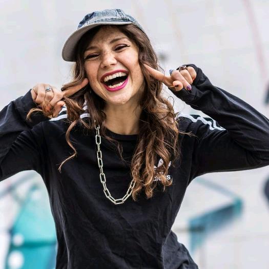 thugshells | Twitter, Instagram, TikTok, Twitch | Linktree