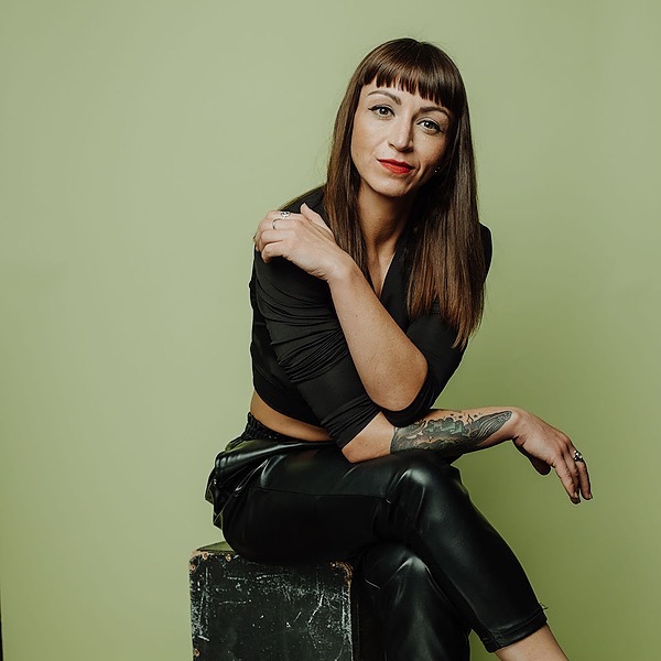 amanda_siebert | Twitter, Instagram | Linktree