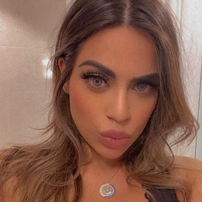 Queen Mehreen | Twitter, Instagram, TikTok, Twitch | Linktree